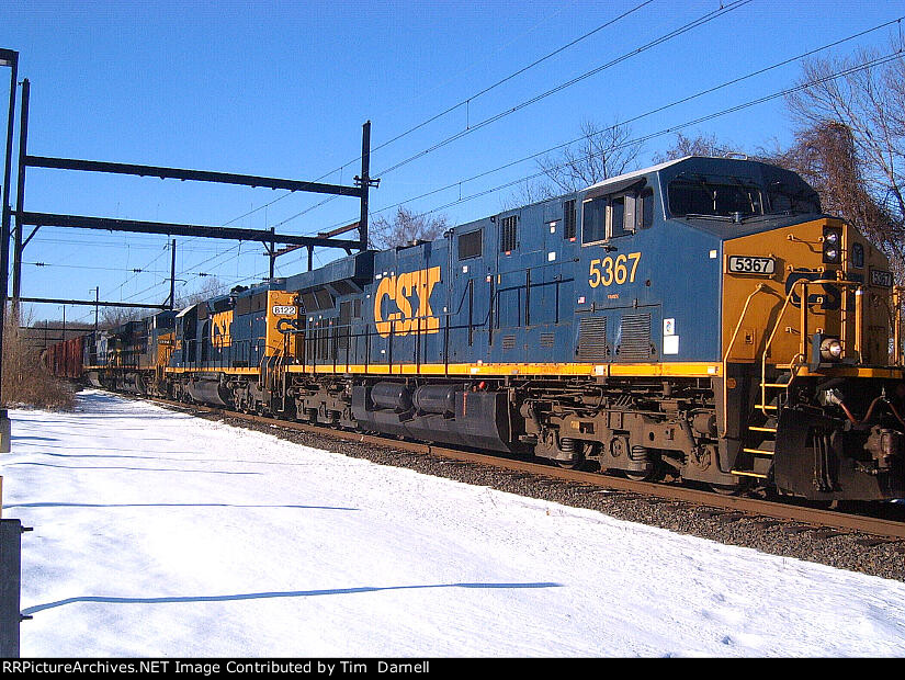 CSX 5367 on Q438